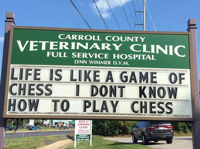 29 of the funniest outdoor signs from this vet clinic that dad joke ...