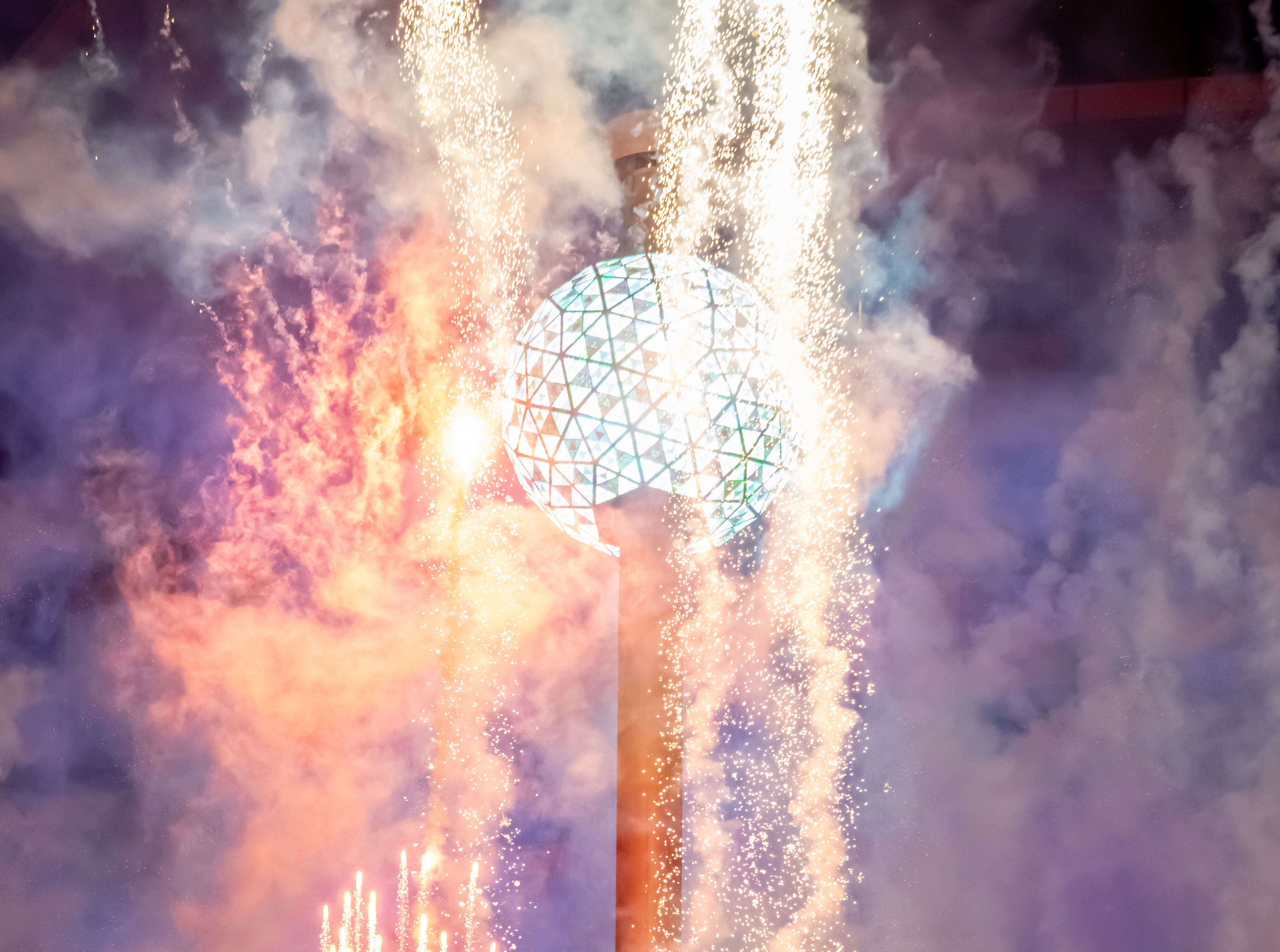 Nationally Televised New Year's Eve Shows this 2025: How to Watch Ball ...