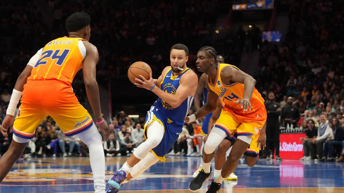 Curry brilla en su casa y guía triunfo de Warriors en Charlotte