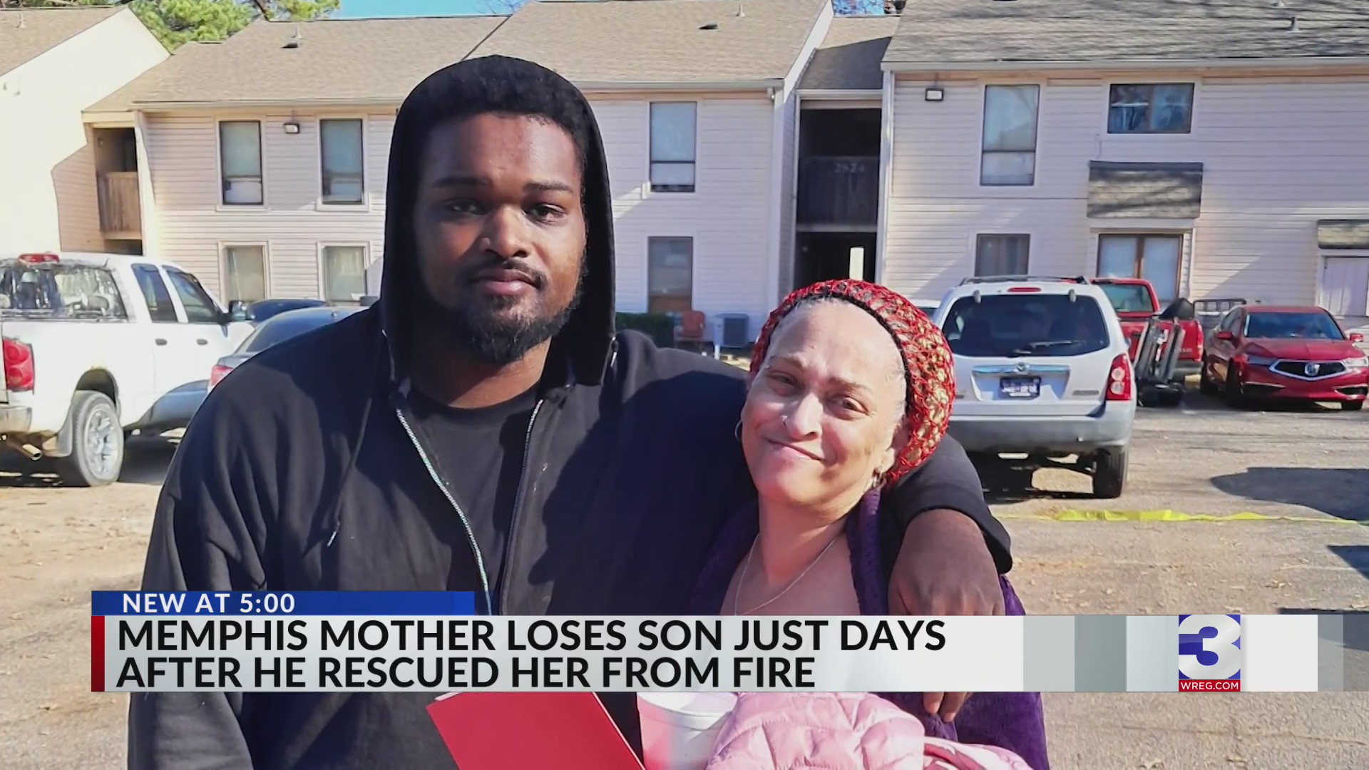 Man dies days after saving mother from fire