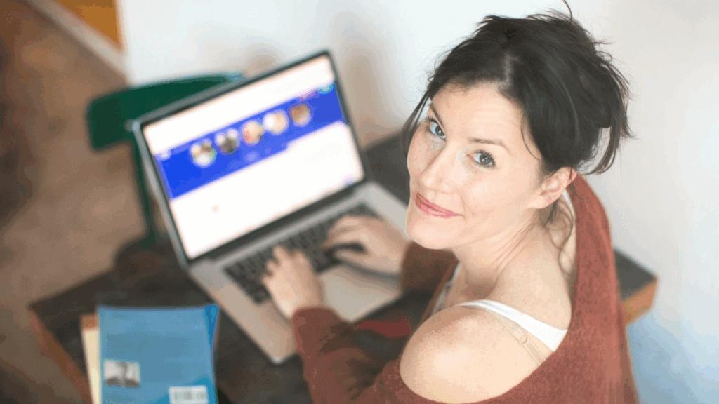 Woman quit her 9-to-5 job 5 years ago, now makes $14,000 a month doing this