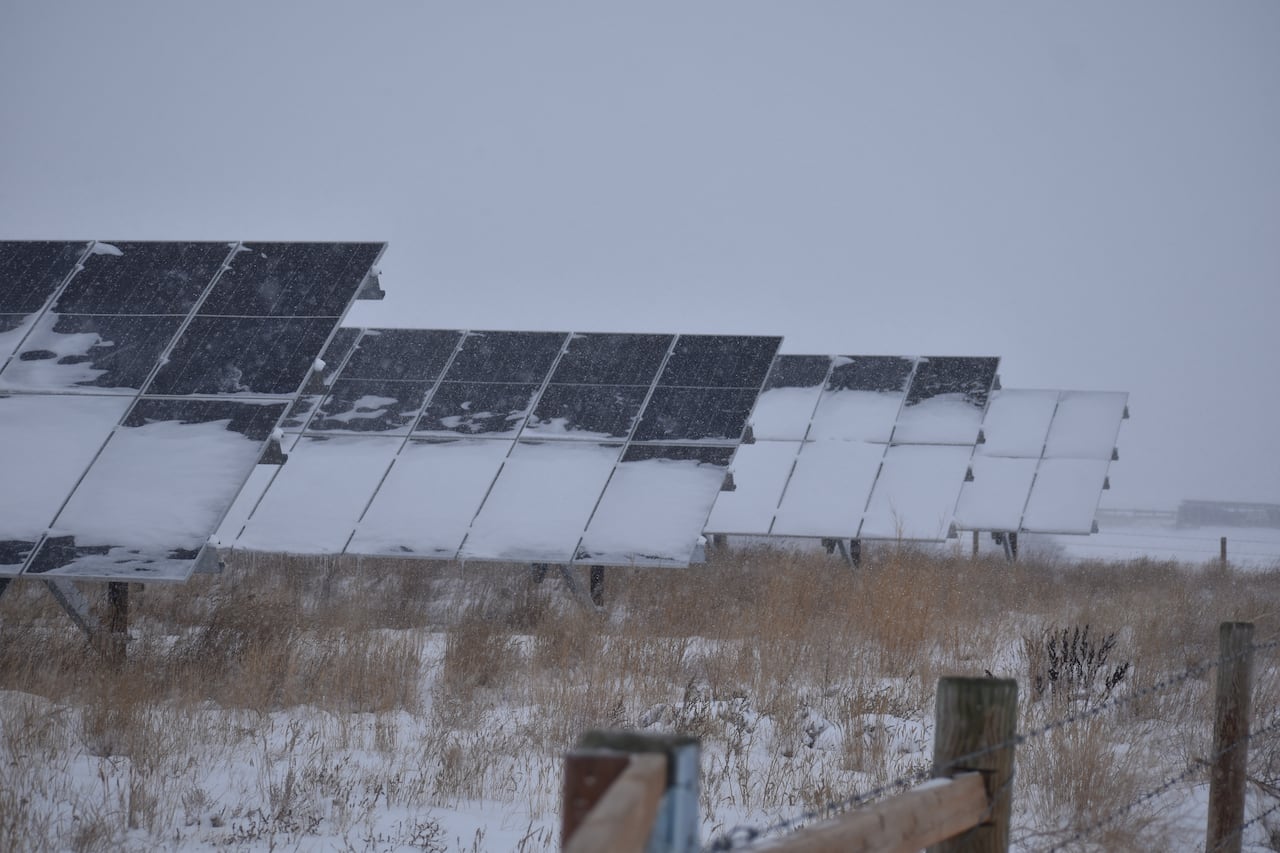 Micro solar farms aim to repurpose Alberta's oil and gas well sites