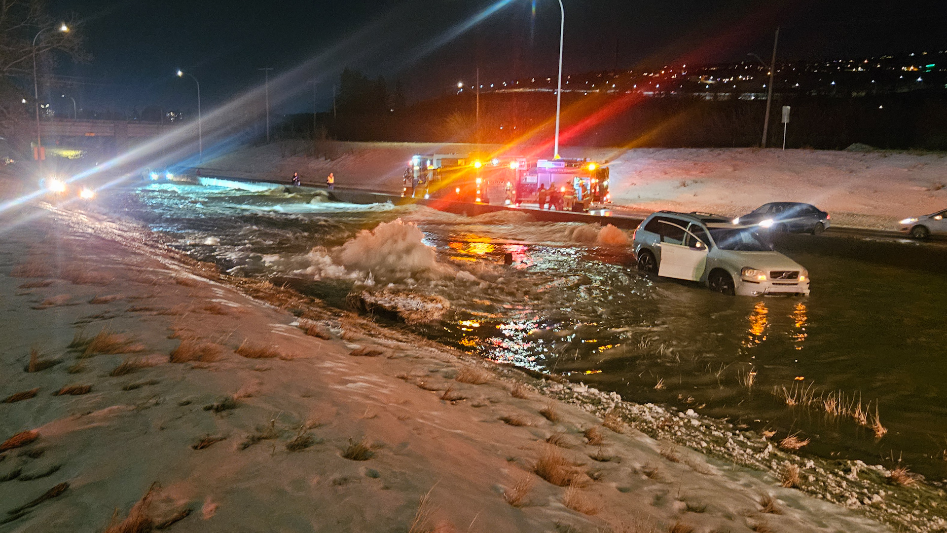Witness recounts chaos from Calgary watermain break