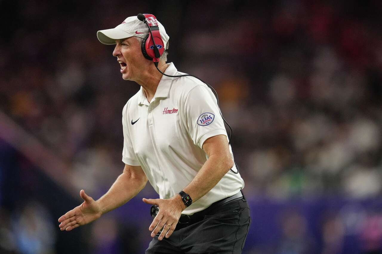 Willie Fritz has two 5-star quarterbacks on his roster. Why UH welcomes ...