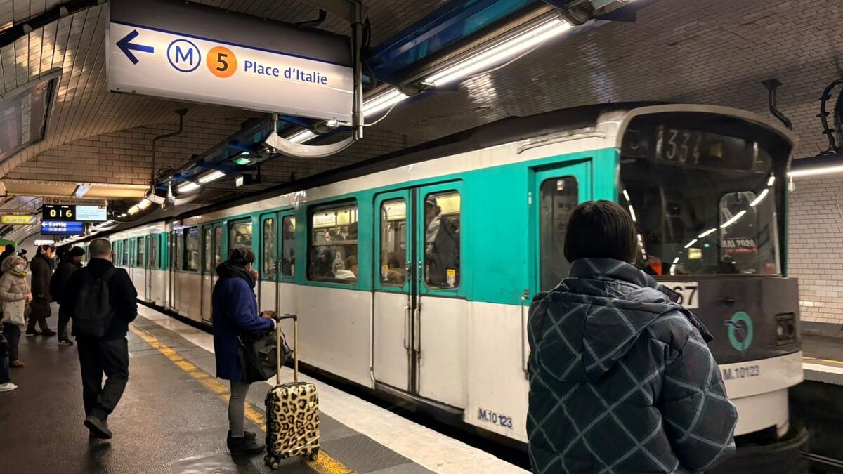 Agression au couteau dans le métro à Paris : l’auteur présumé ...