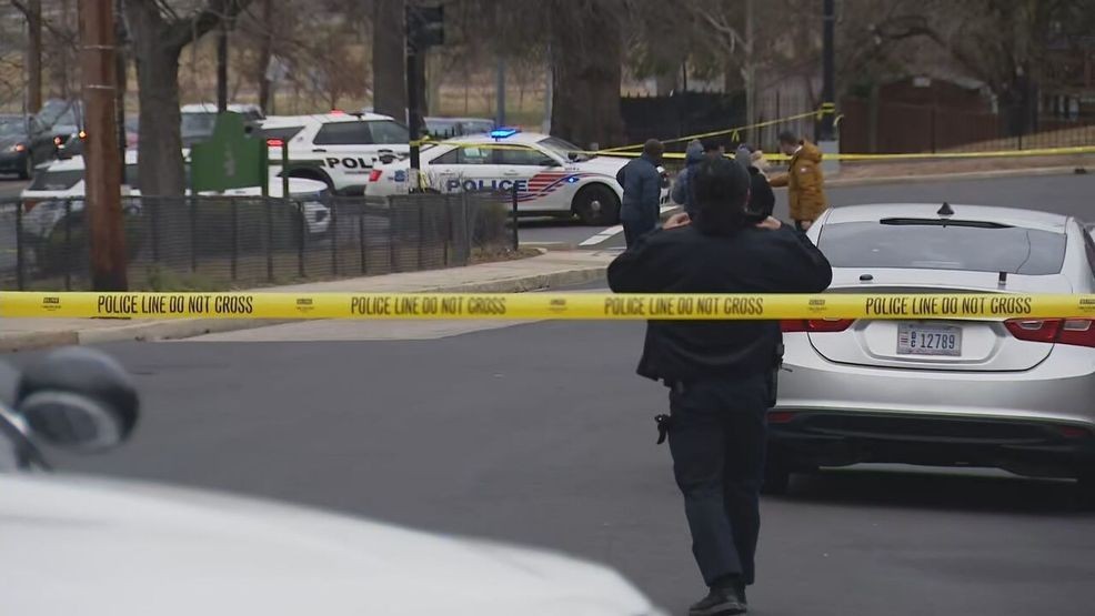 Shooting in Southeast DC leaves 1 man dead, another injured