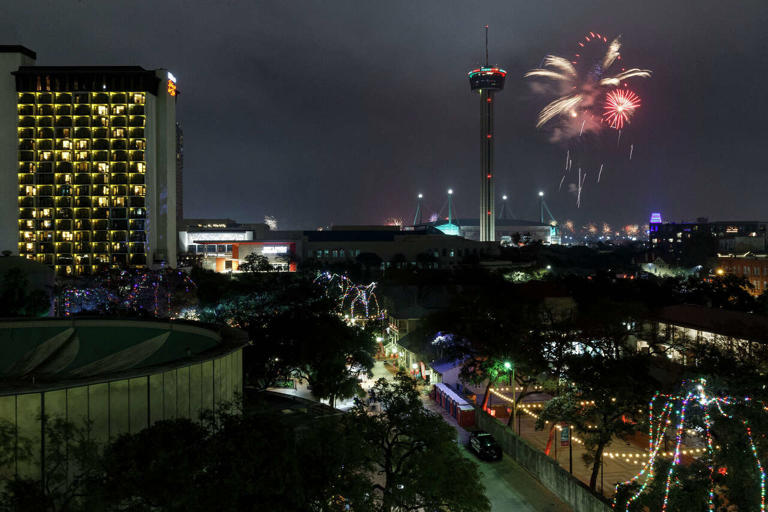 How San Antonio landmarks will light up the skyline in a New Year's Eve ...