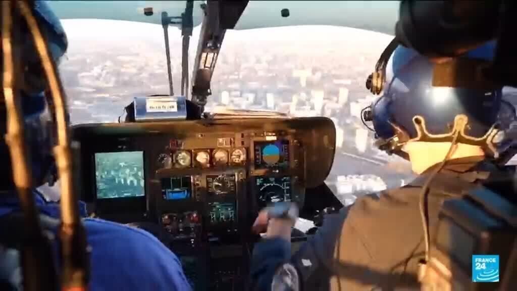 How does the French police prepare itself for the New Year's Eve ...