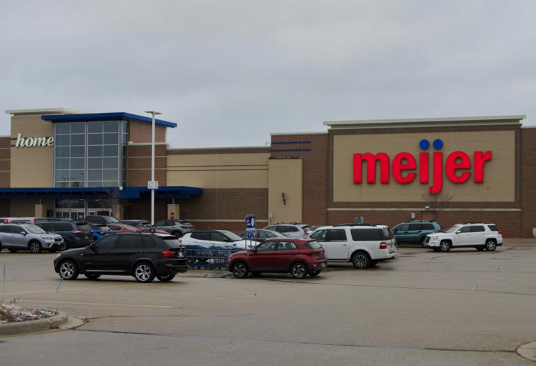 Will Meijer be open on New Year's Day 2026?