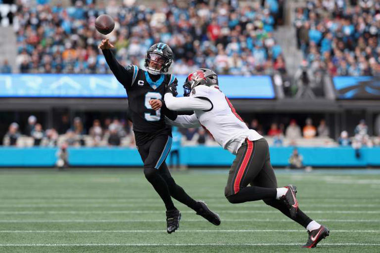 Lavonte David could make Buccaneers history, Egbuka eyes rookie ...