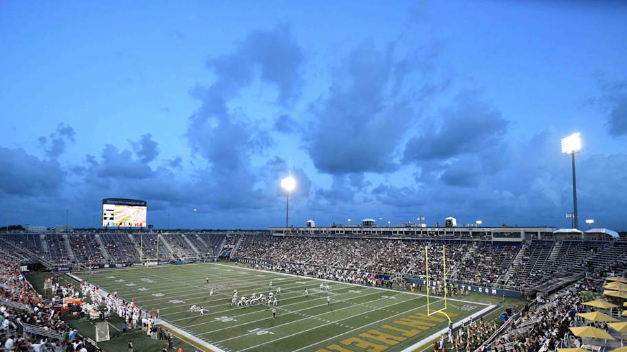 All-conference EDGE to enter college football transfer portal after ...