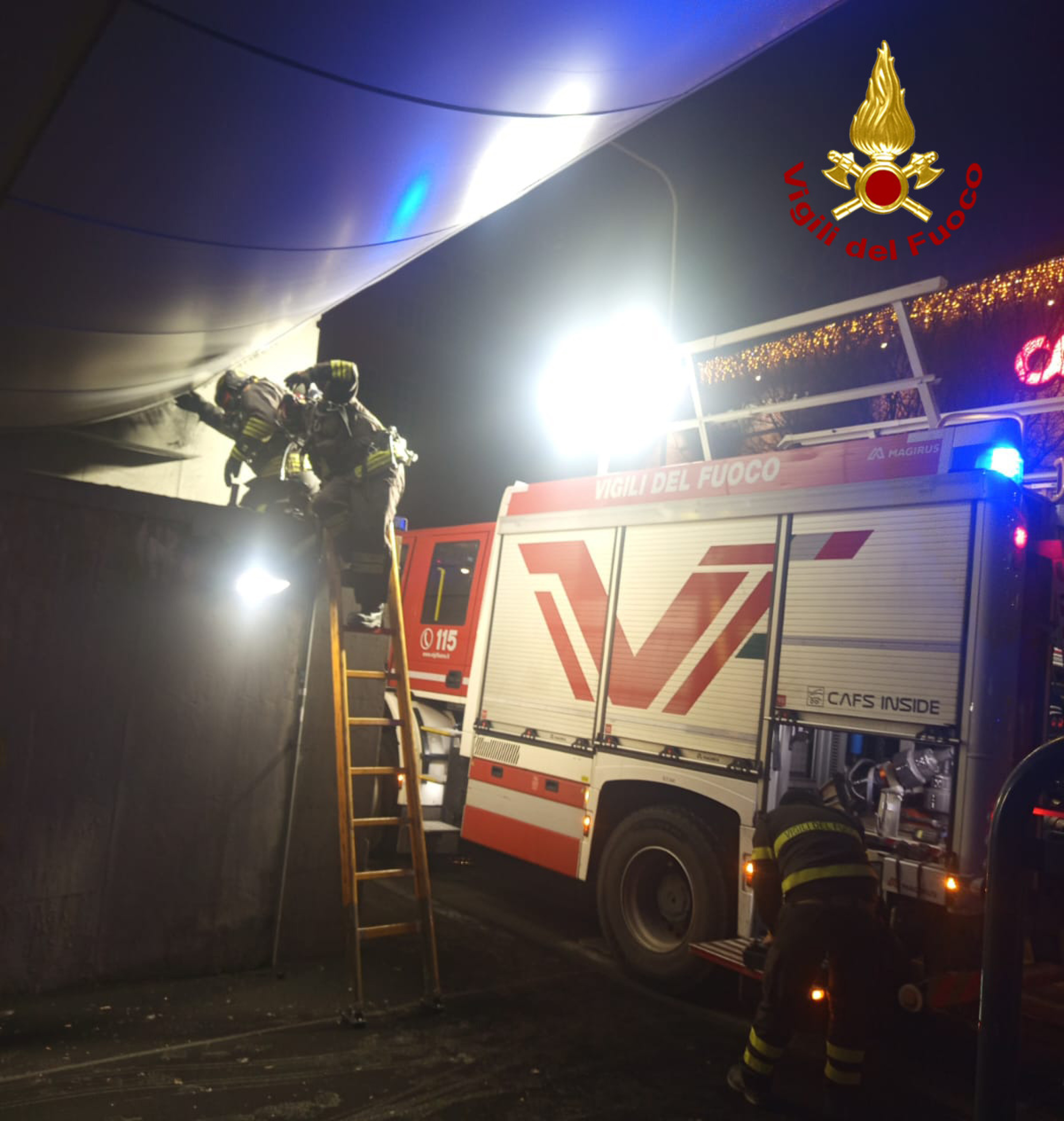 Fiamme sotto il viadotto, per linea T2 tramvia Firenze servizio limitato