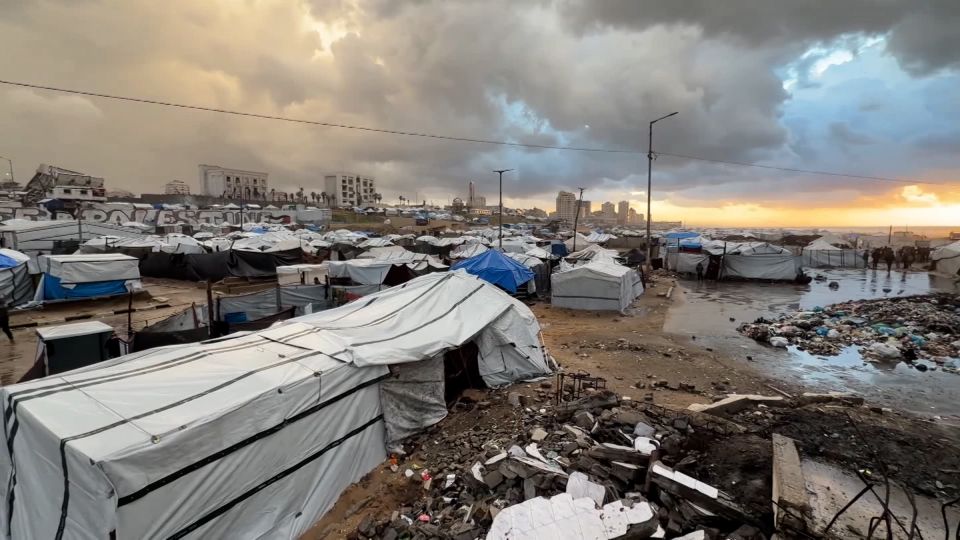 Palestinians struggle to survive in devastated environment