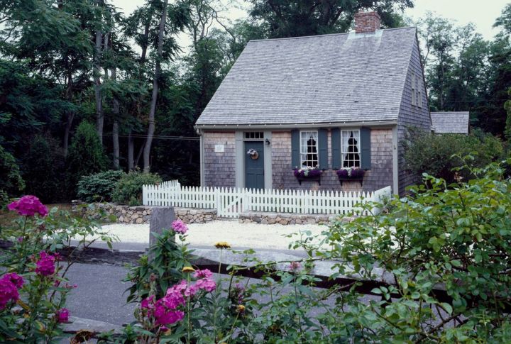 10 enduring features that make Cape Cod homes irresistible