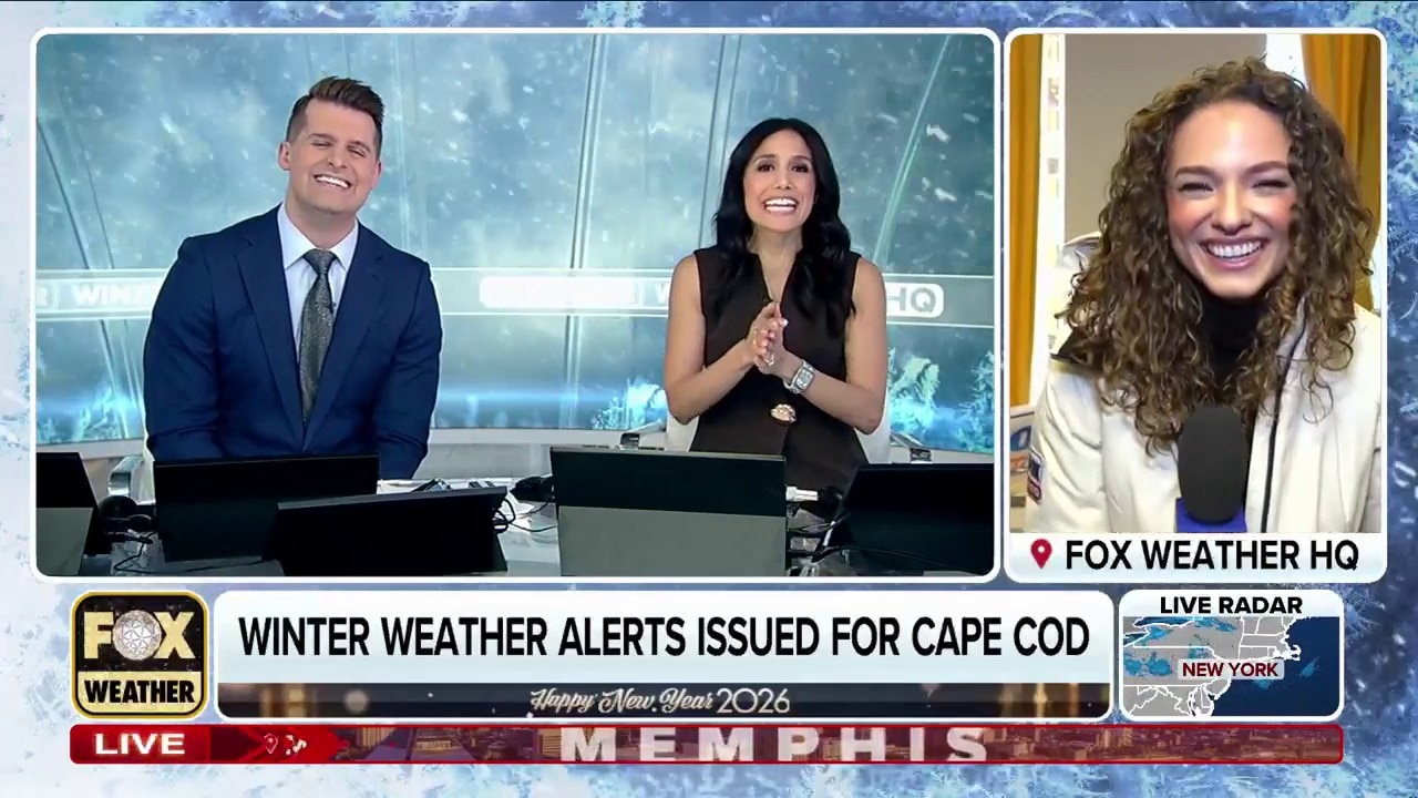 FOX Weather Bayne Froney suits up for New York's New Year's Eve ...