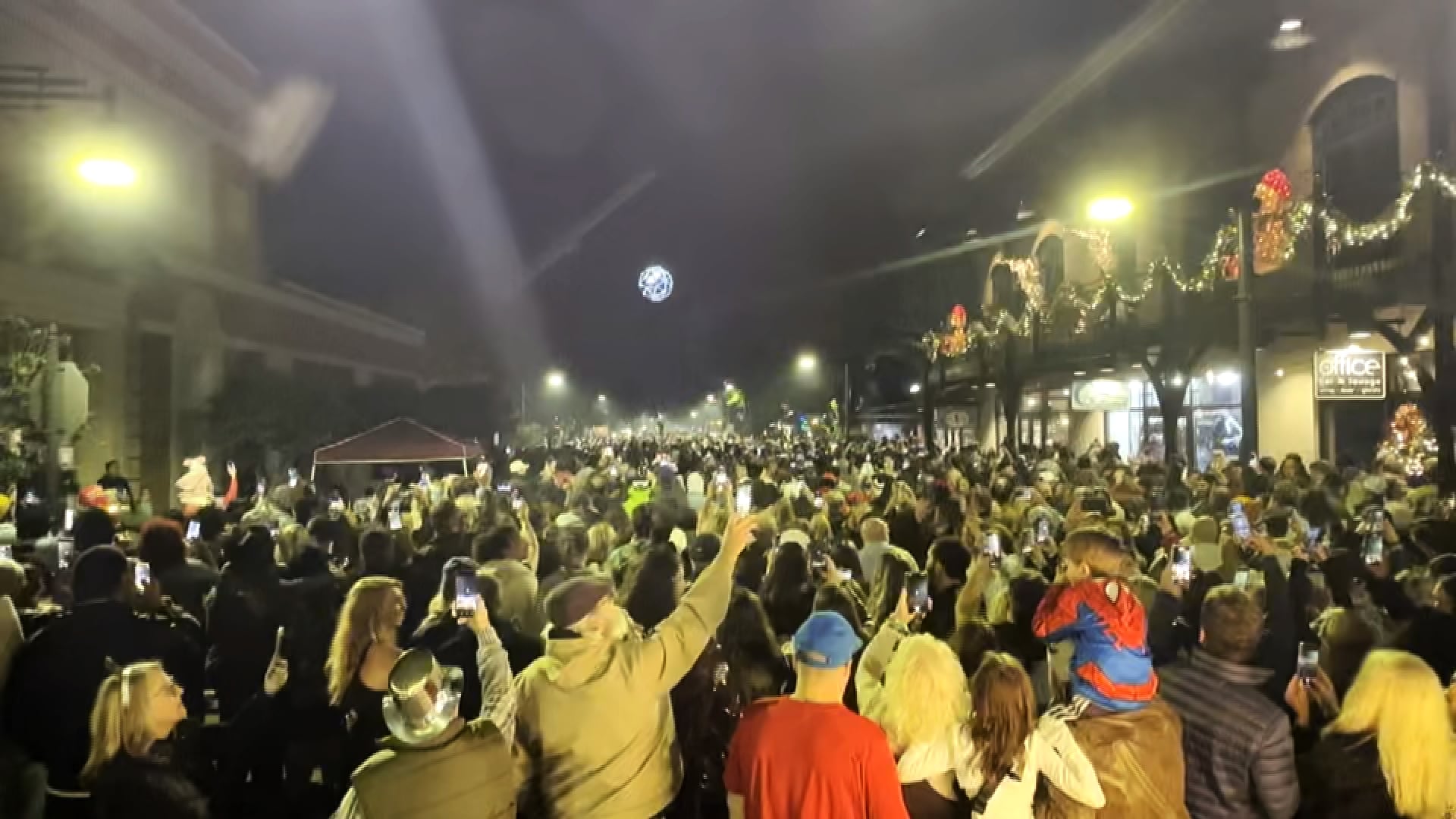 Ocean Springs hosts New Year’s Eve celebration with midnight ball drop