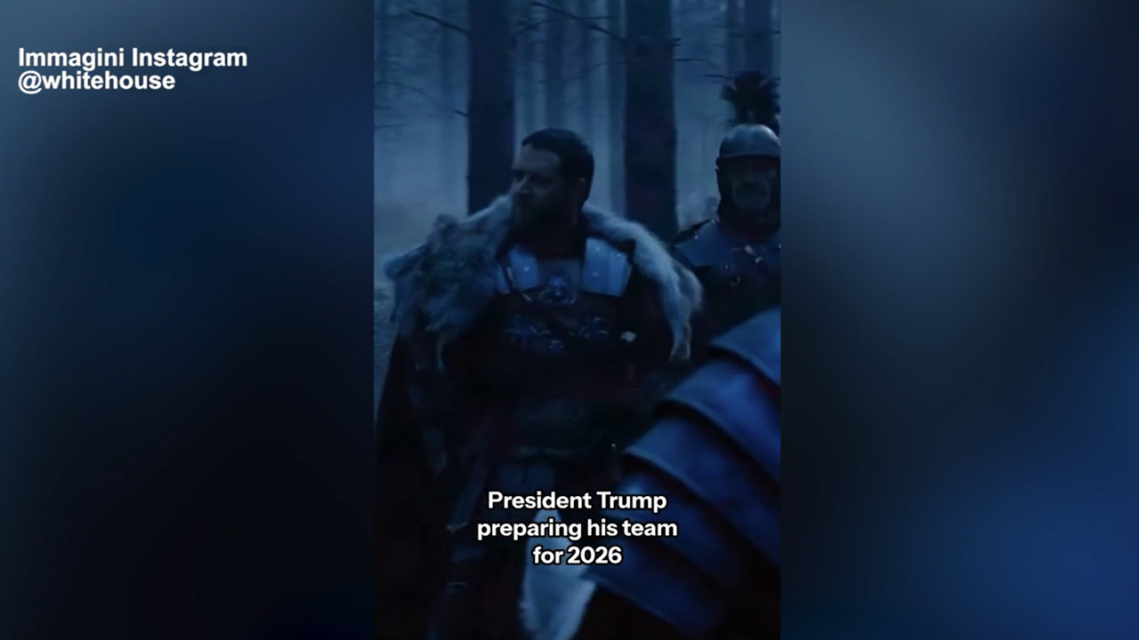 Trump gladiatore, la scena cult del film sul social della Casa Bianca