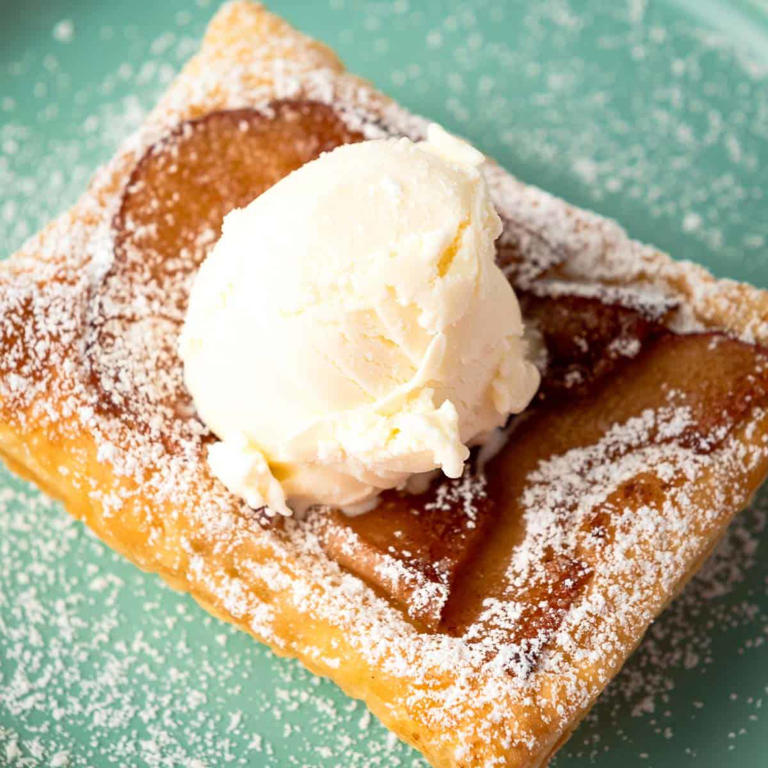 Puff pastry apple tarts