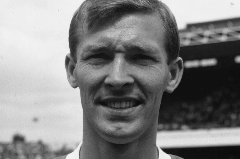 Sir Alex Ferguson was jailed over drunken fight amid 'off the rails ...