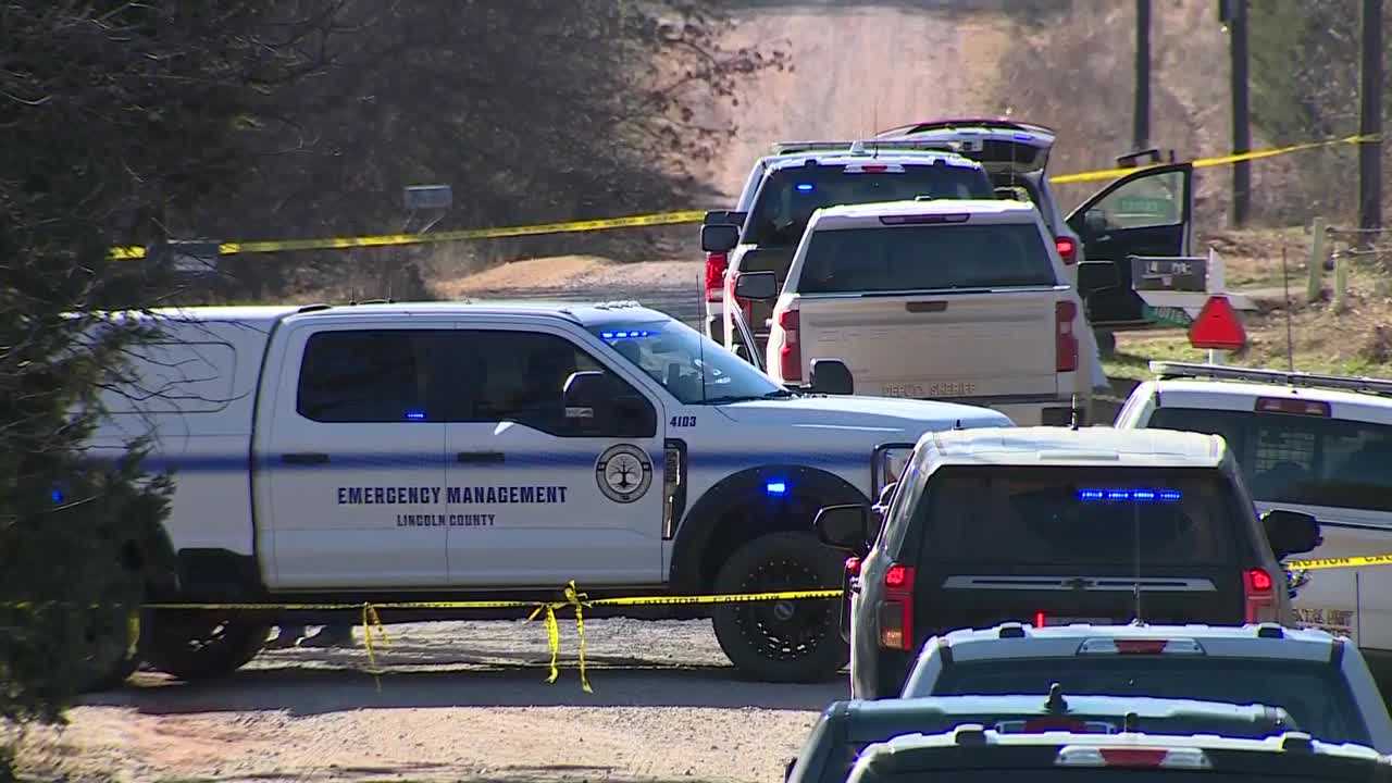 Lincoln County deputy shoots suspect who pointed gun at him in rural Meeker
