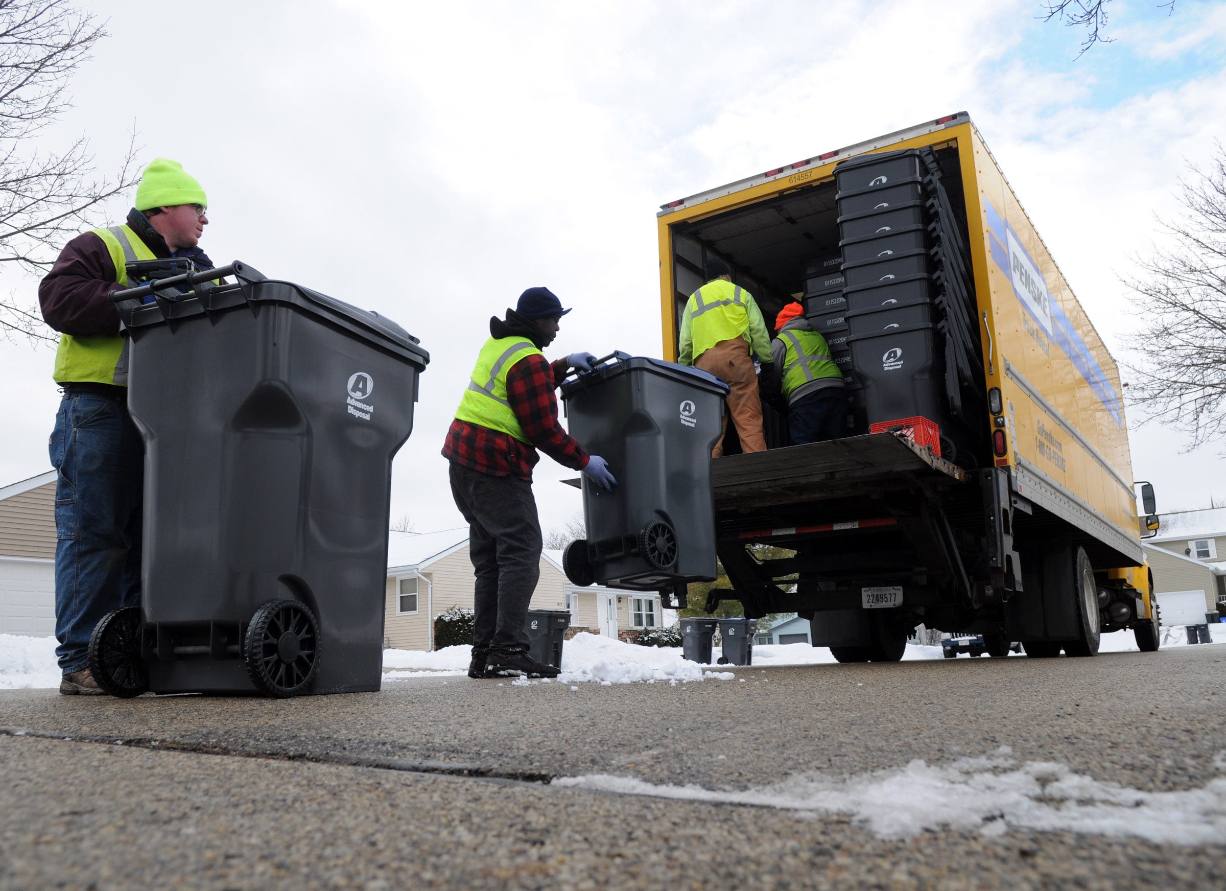 Can you recycling wrapping paper in Milwaukee? How to dispose of ...