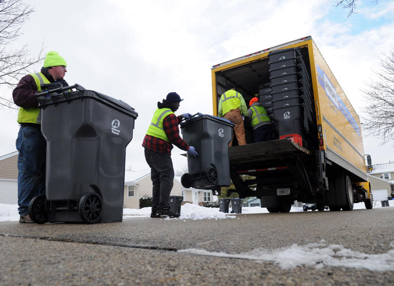 Can you recycling wrapping paper in Milwaukee? How to dispose of ...