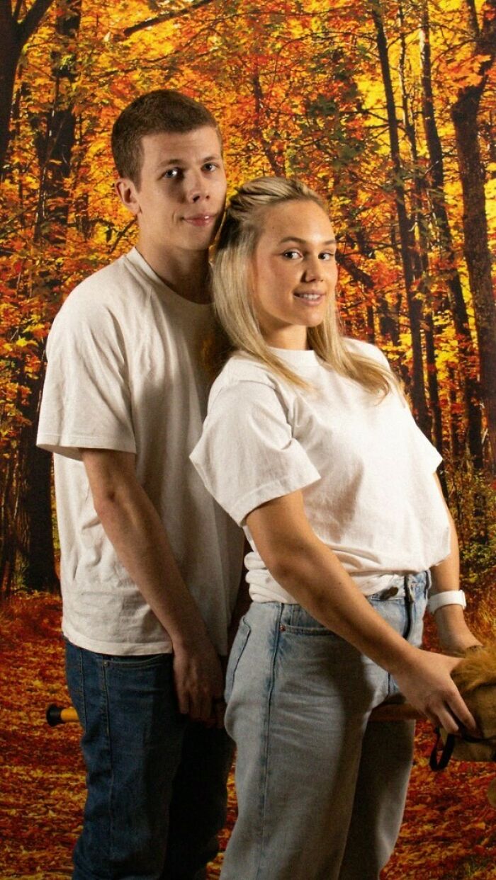 53 family photo fails that became unforgettable internet legends