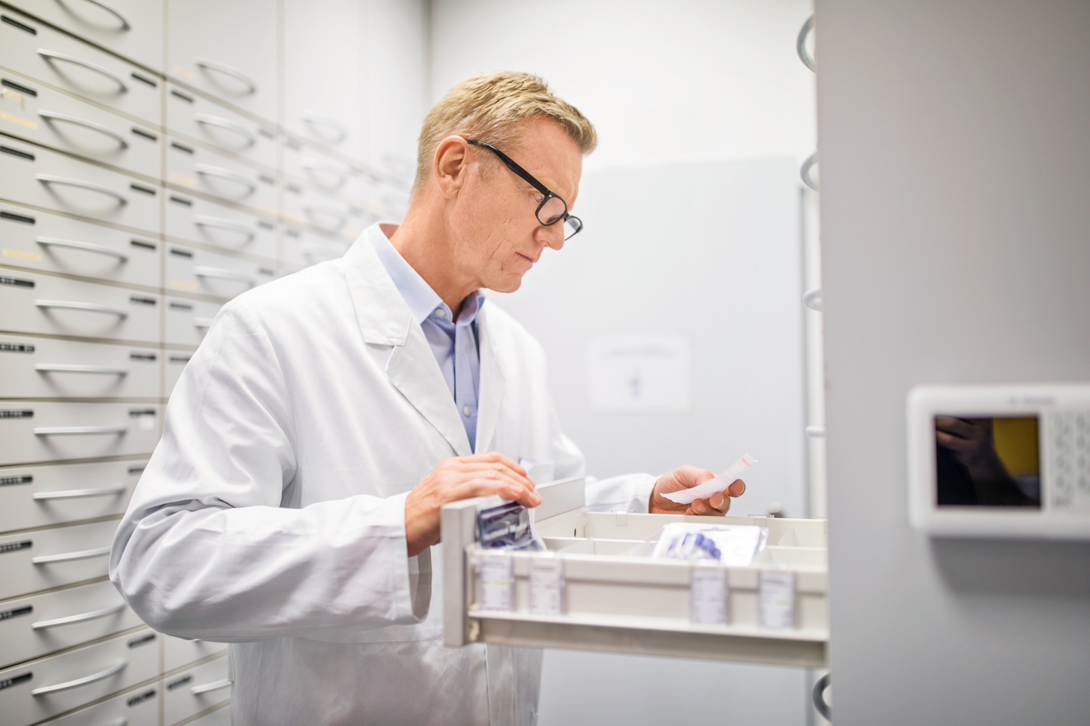 Federal judge puts brakes on new 340B drug rebate program