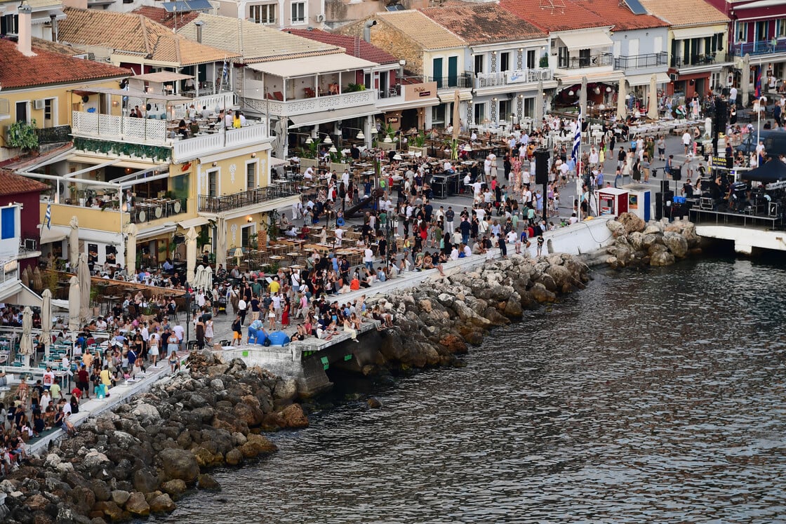 Πού προτιμούν να ταξιδεύουν οι Ευρωπαίοι και πόσο διαρκούν οι διακοπές τους