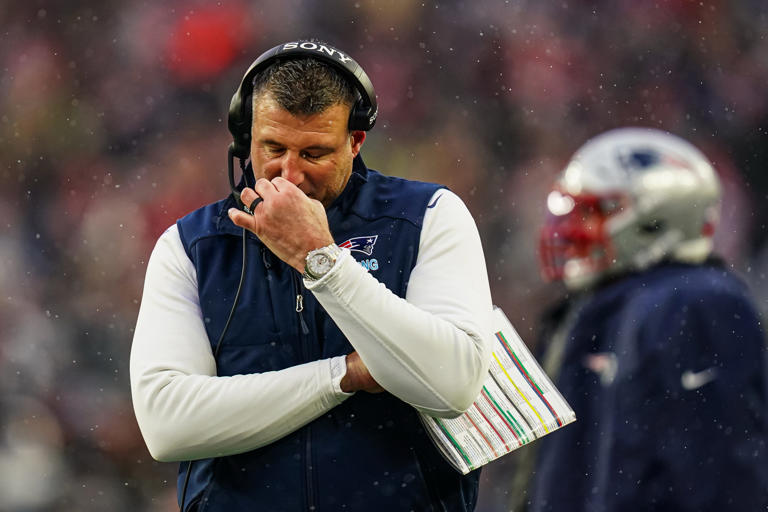Mike Vrabel reacts to Stefon Diggs, Christian Barmore assault charges