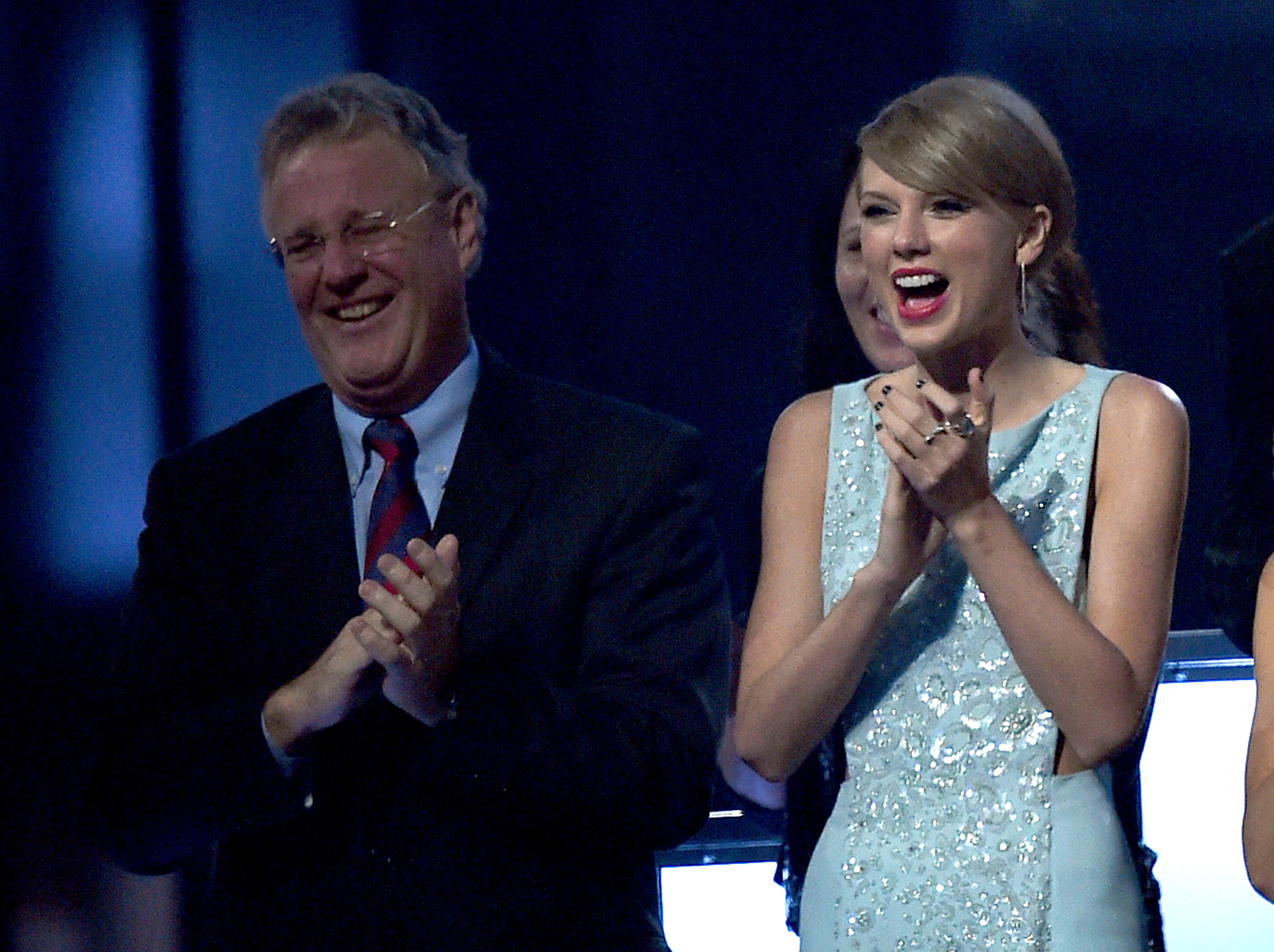 Taylor Swift donates $1 million to American Heart Association in honor ...