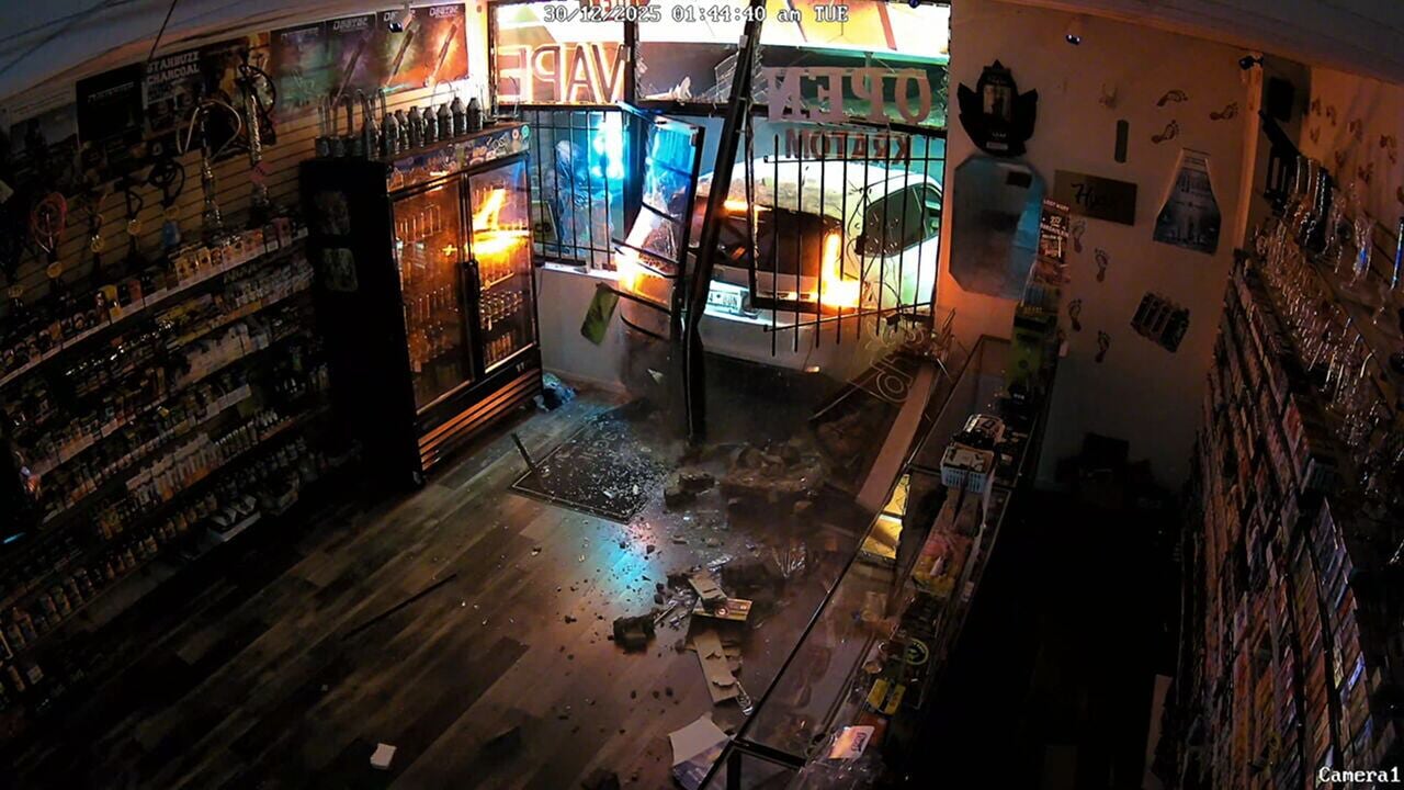 Video: Car crashes into Fort Mill vape shop; burglars steal products