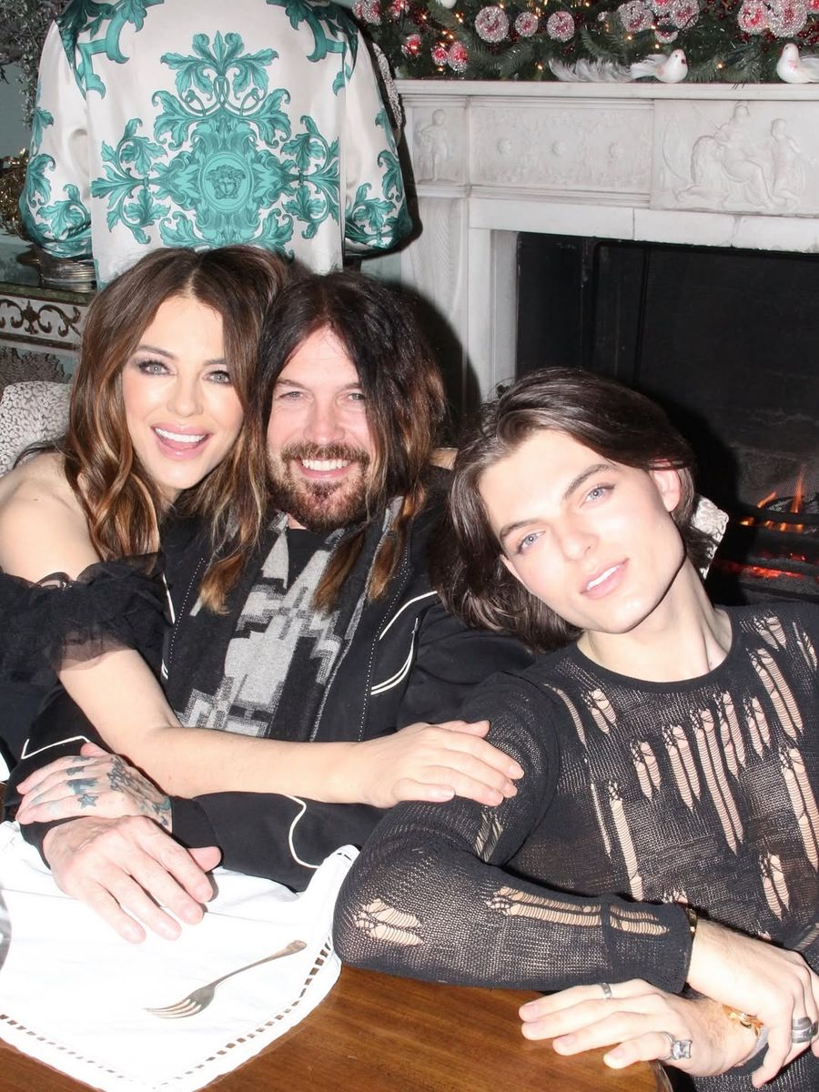 Elizabeth Hurley shares cozy Christmas moment with her son Damian and ...