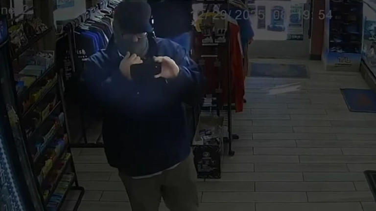 Minneapolis store worker says she’s facing harassment after DHS fraud ...