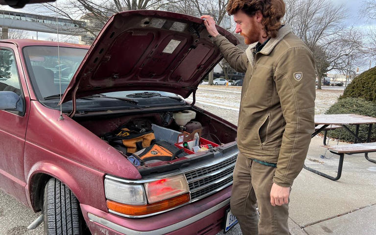 Detroit man crosses border in minivan with 2 front ends — one made in ...