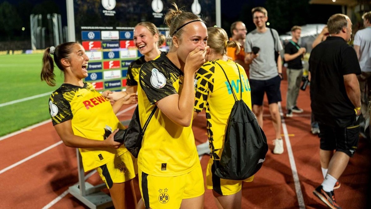 Triumphe, Treffer, Turbulenzen: Der Jahresrückblick 2025 der BVB-Frauen
