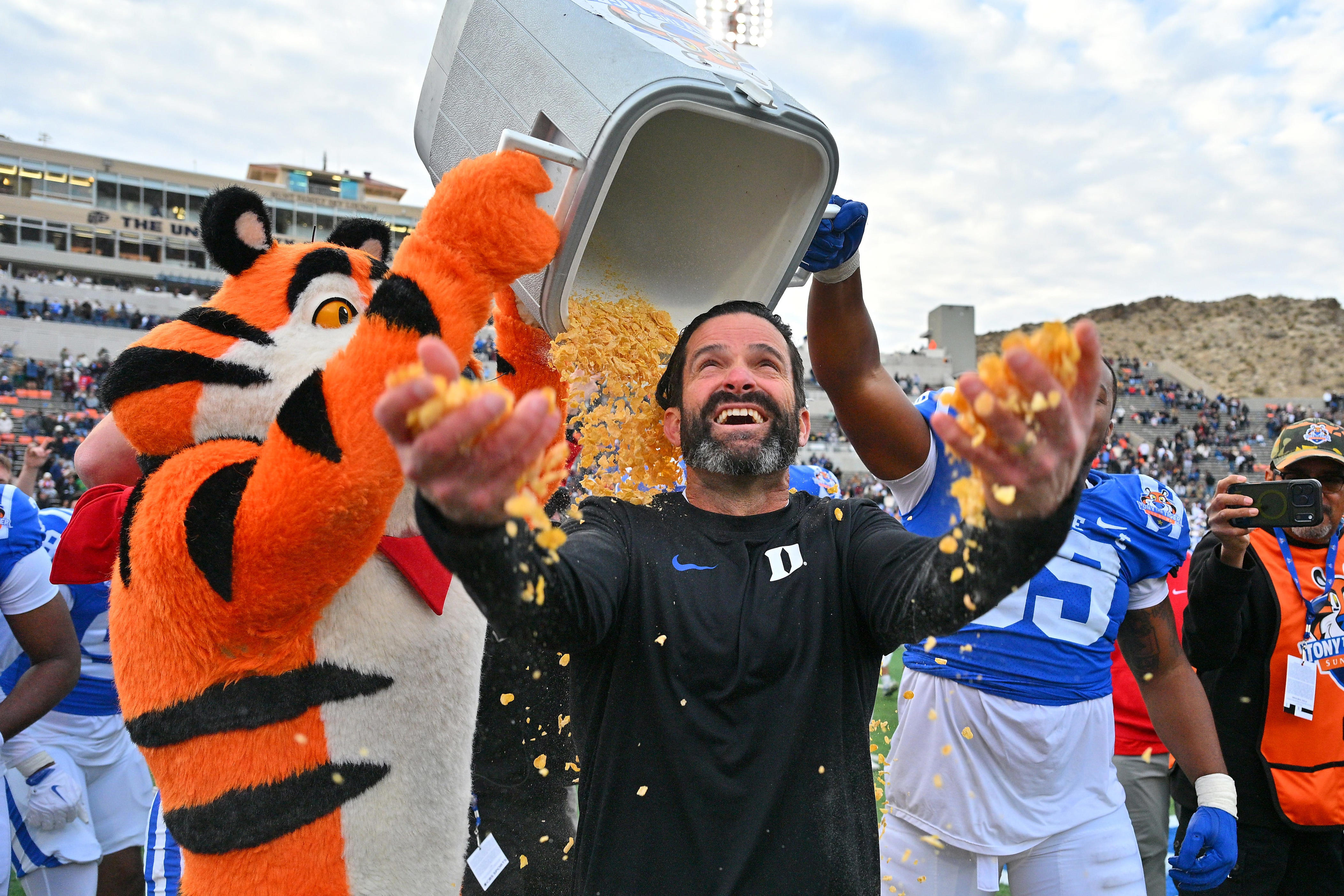 Oregon, Miami arrive in CFP years after messy Mario Cristobal divorce