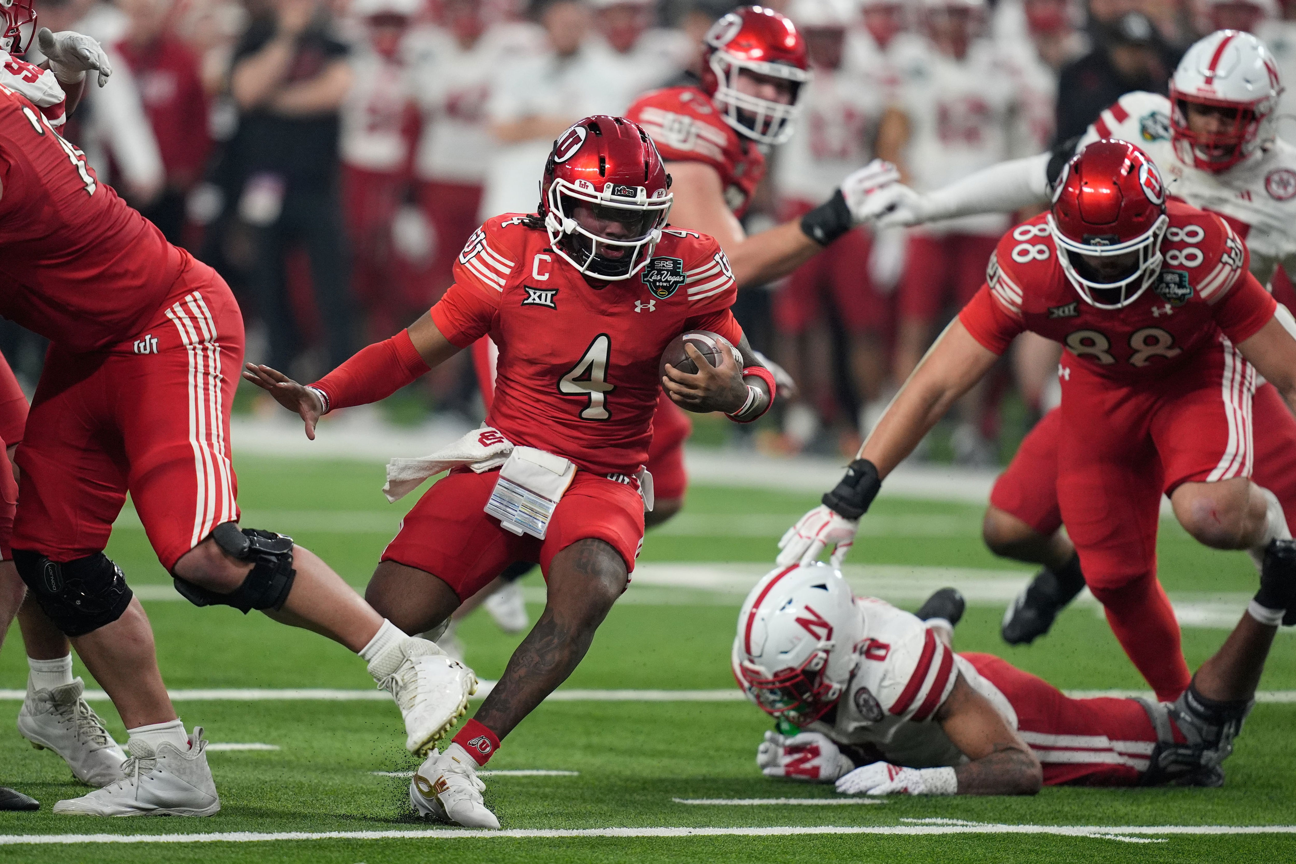 Utah quarterback Devon Dampier undergoes surgery to deal with a ...