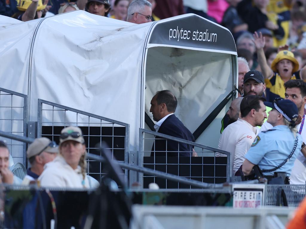 'Disgrace': Police involved in tunnel incident