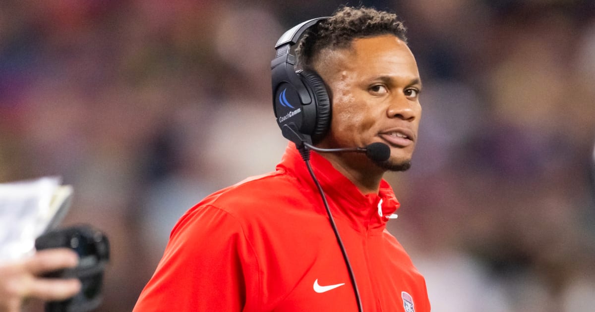Report: UCLA to bring in New Mexico WRs coach Colin Lockett