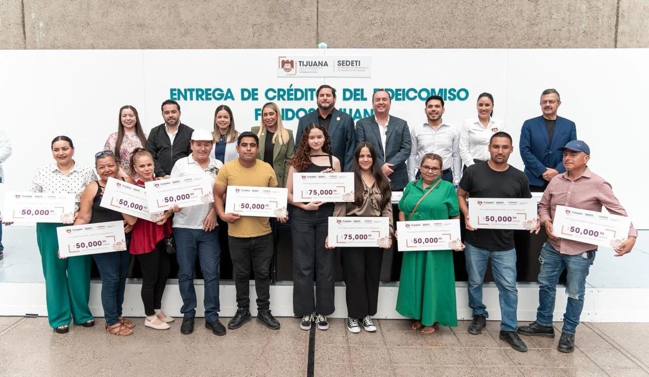 Tijuana government backs self-employment with 1,882 loans in 2025