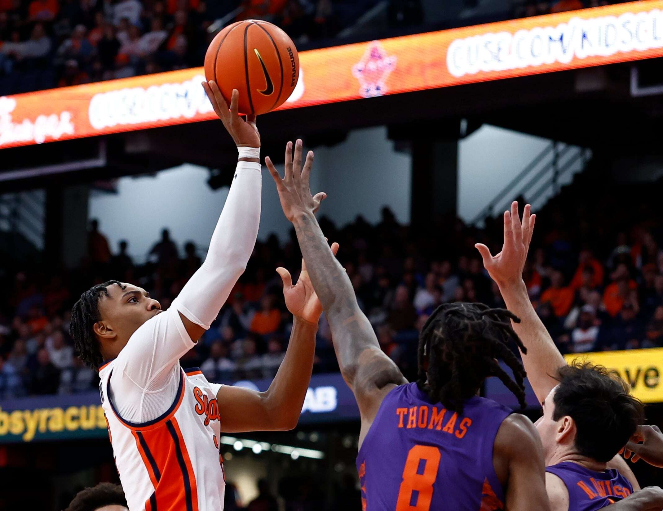 Clemson dominates the paint, spoils Donnie Freeman’s return (Donna ...