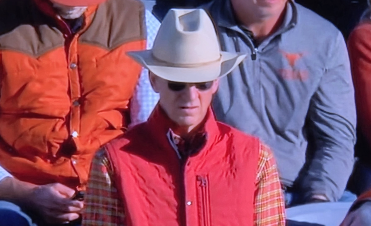 Cooper Manning causes stir with his outfit at the Citrus Bowl today