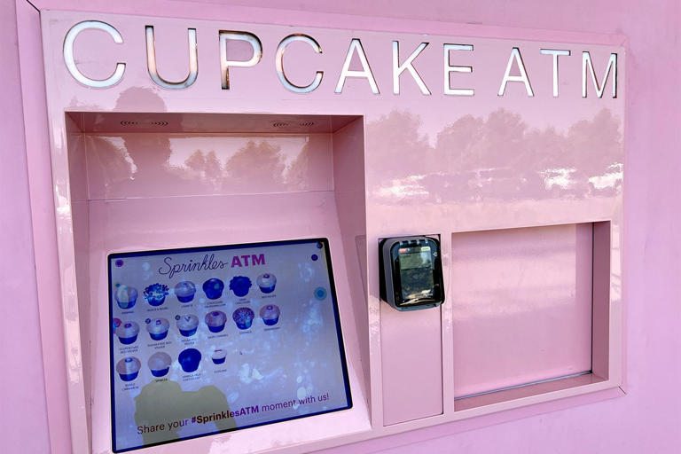 Rumors swirl as Sprinkles' founder announces the bakery chain's abrupt ...