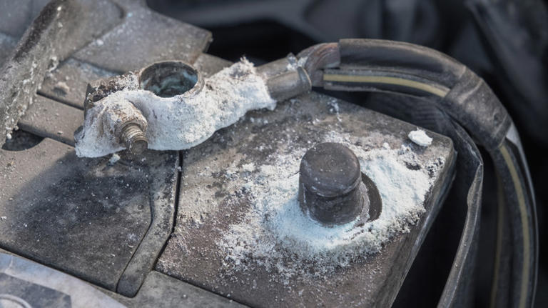 5 tips to extend your car battery's lifespan