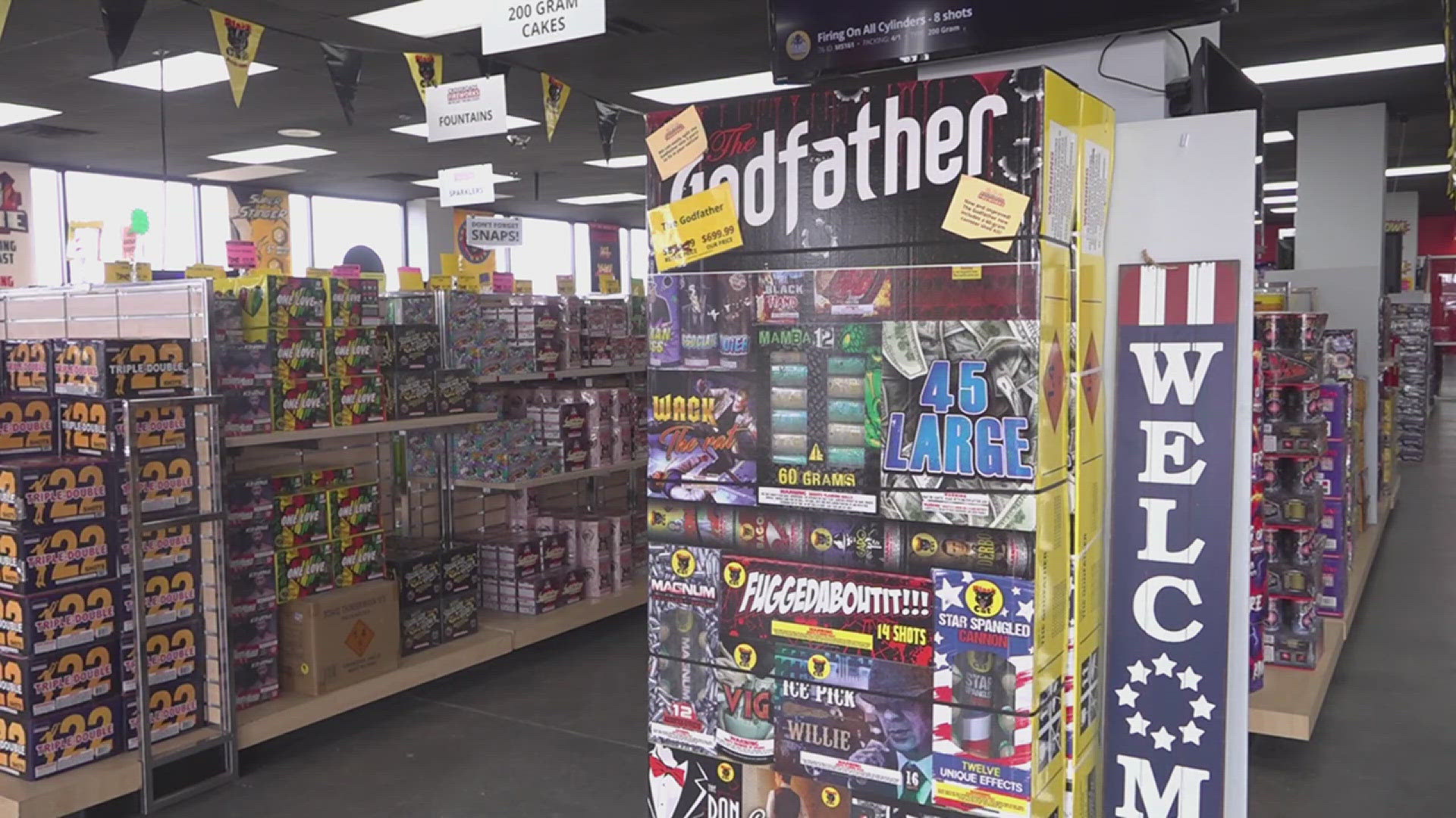 Quad Cities fireworks shops make some last-minute sales for New Year's Eve