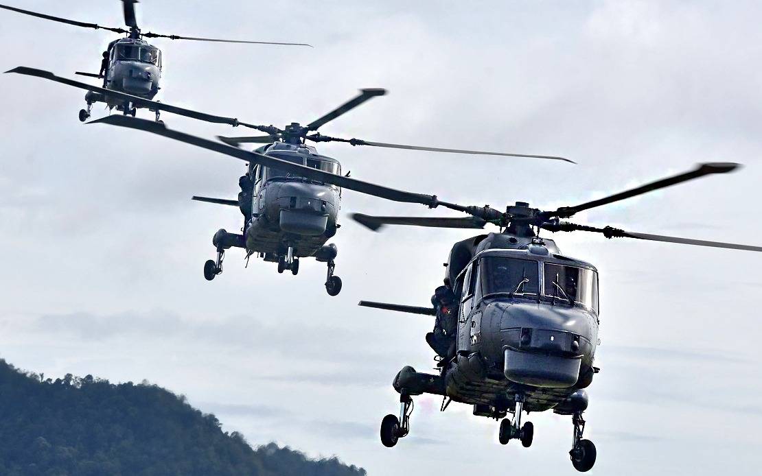 RMN Super Lynx helicopter makes emergency landing