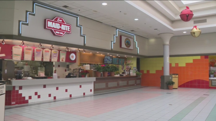 Merle Hay food court restaurants face closure due to ice arena construction