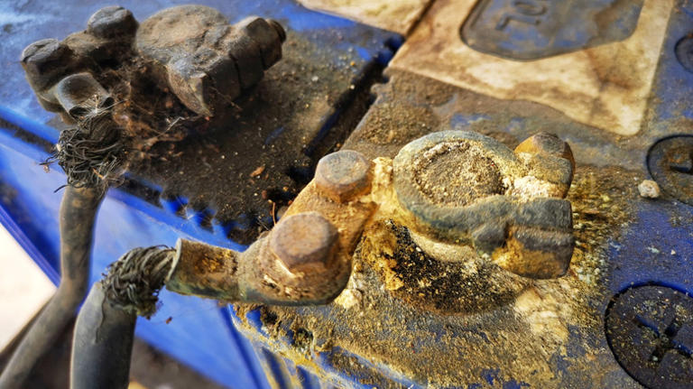 Don't use soda to remove corrosion from your battery terminals – do ...