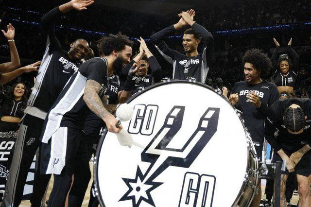 NBA: Champagnie, Wemby lead Spurs comeback in Knicks thriller